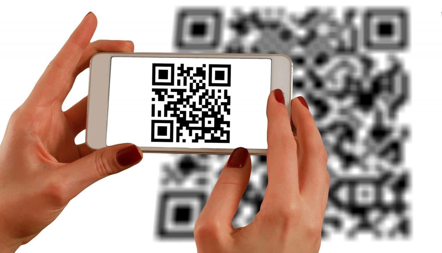 كيفية قراءة أي QR code من خلال الهاتف - Arabhardware