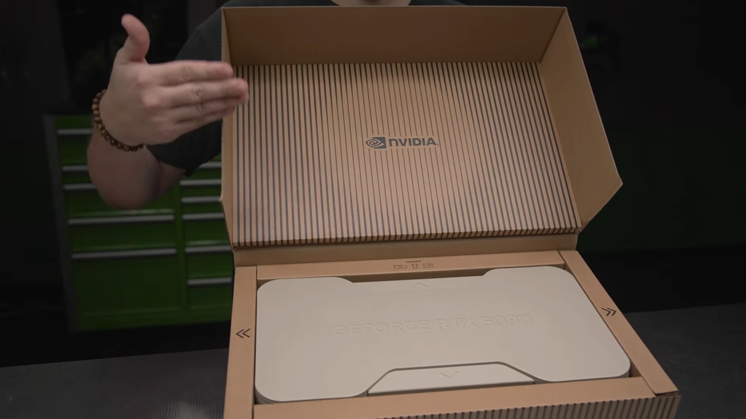 Nvidia تستعرض "أنبوكسينج" بطاقتها الأقوى RTX 5090 - Arabhardware