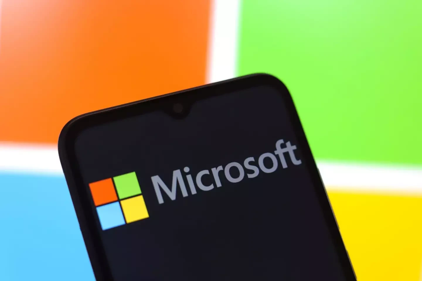 Microsoft تُهدد كل من يستخدم ويندوز 11 بطريقة غير شرعية! - Arabhardware
